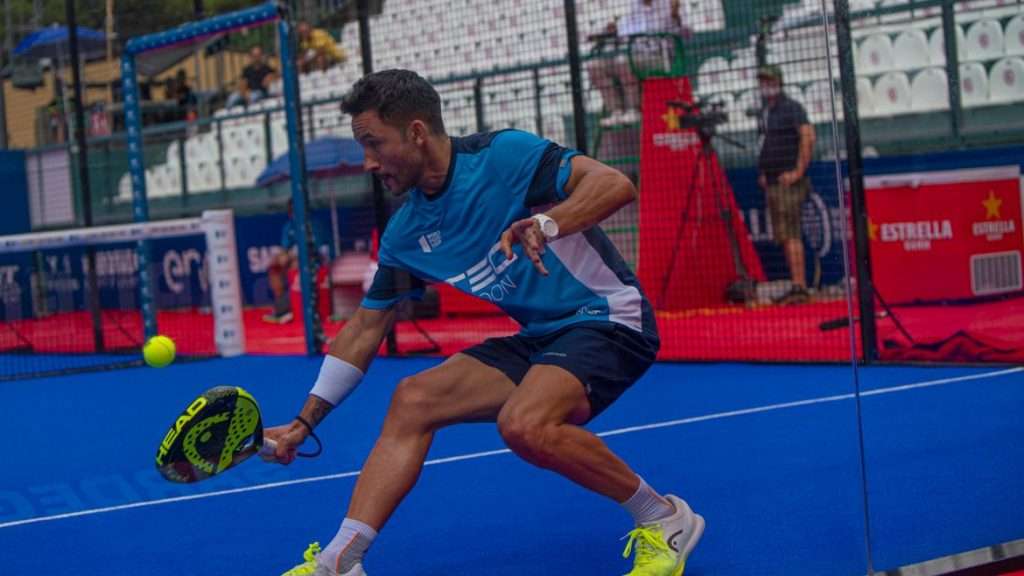 Backhand Padel: hoe doe je het goed?